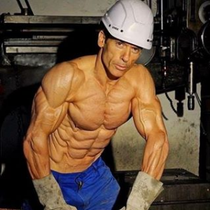 Top 10 Most Shredded Physiques Of All Time • SpotMeBro.com